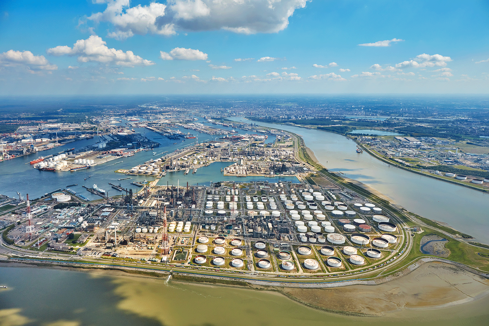 Decarbonization of European Refineries: A first agreement signed ...