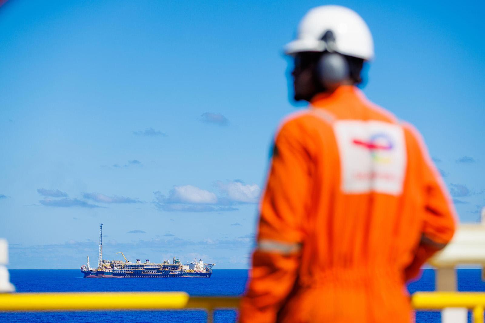 Decarbonization of the Oil & Gas Sector: TotalEnergies Steps up Its ...